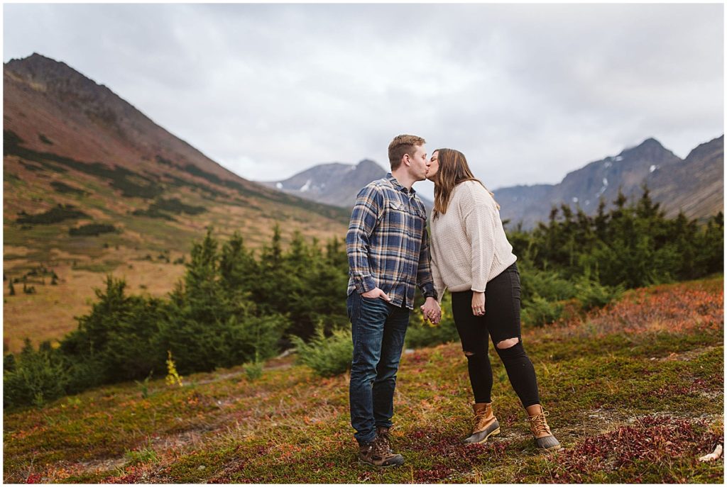 Sean + Annie Session :: Anchorage, Alaska | oliviamarieplath.com